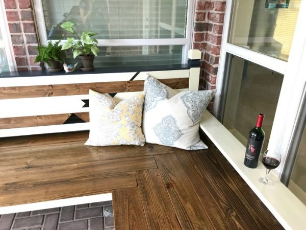 DIY Outdoor Corner Bench Build - I LOVE this one! - Abbotts At Home