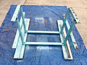10 Best Ways to Remove Rust From Metal Furniture (With EASY Steps ...