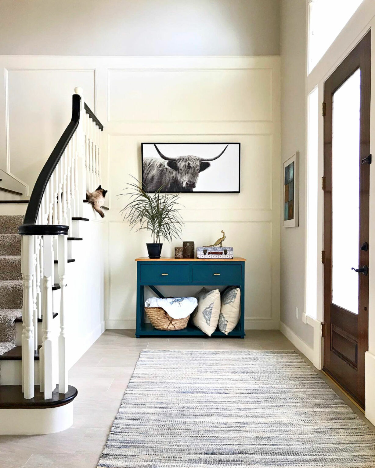 How To Light Up A Dark Closet: 11 Best Closet Lighting Ideas - Abbotts ...