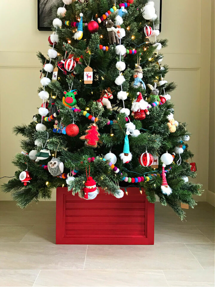 Beautiful DIY Christmas Tree Box Stand Plans (Easy Steps And Video ...