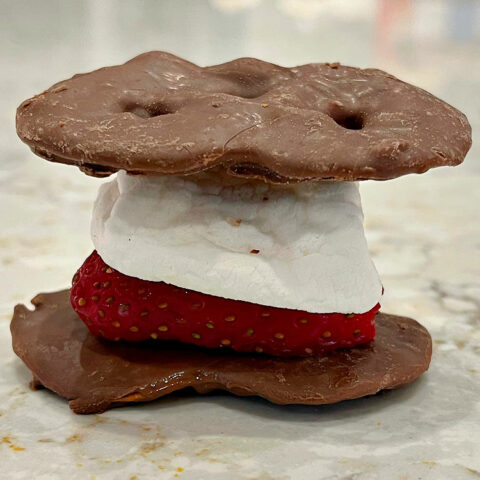20 Yummy Fruit Smores Ideas I LOVE! (Fresh Berries, Bananas & Pie ...