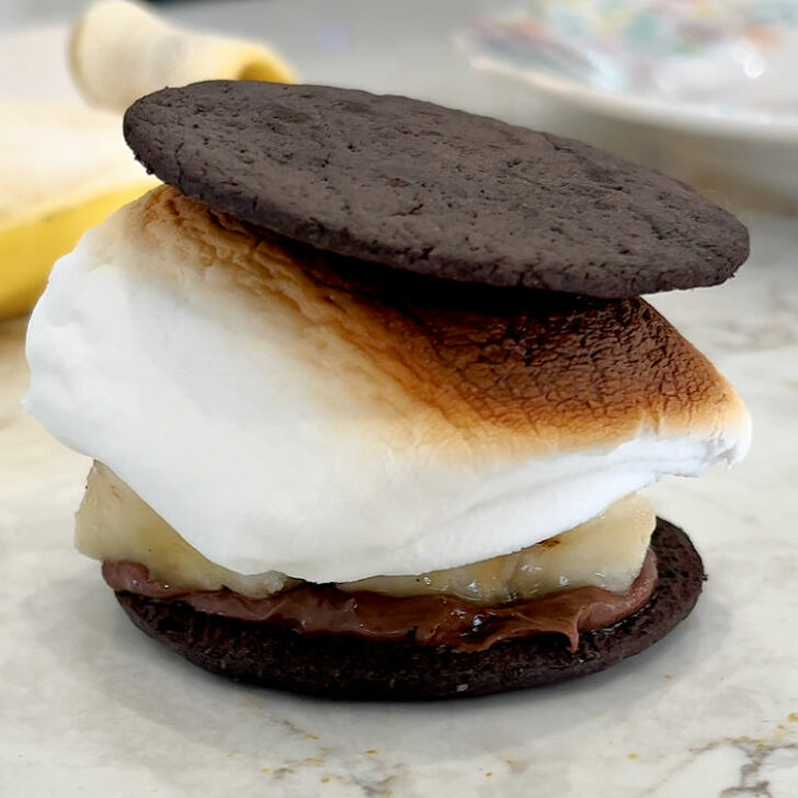 20 Yummy Fruit Smores Ideas I LOVE! (Fresh Berries, Bananas & Pie ...