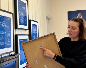 How To Hang IKEA Ribba Picture Frames: 6 Easy Ways With Steps & Video ...