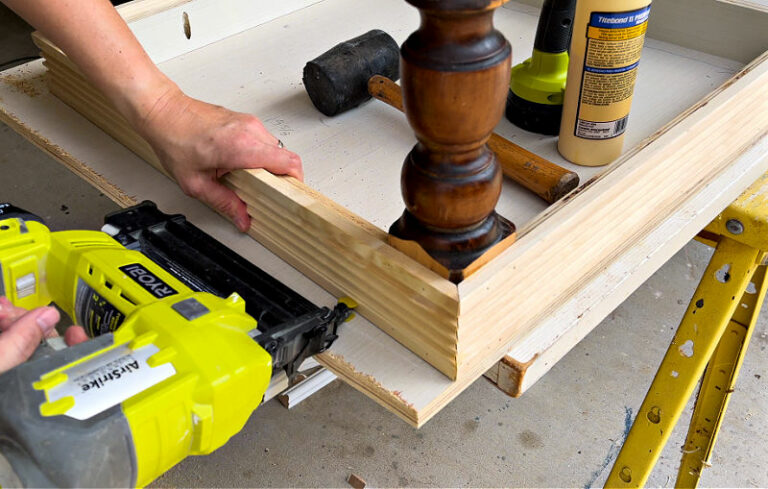 I LOVE this Quick & Easy DIY Writing Desk With Turned Legs (Video ...