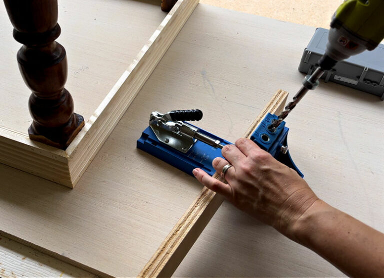 I LOVE this Quick & Easy DIY Writing Desk With Turned Legs (Video ...