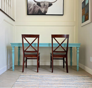 I LOVE this Quick & Easy DIY Writing Desk With Turned Legs (Video ...